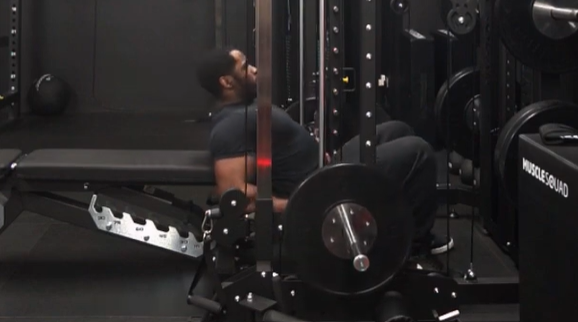 21 exercises to try on a smith machine | MuscleSquad